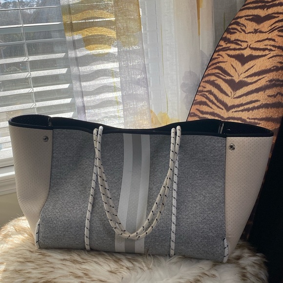 HAUTE SHORE | Bags | Haute Shore Big Tote | Poshmark